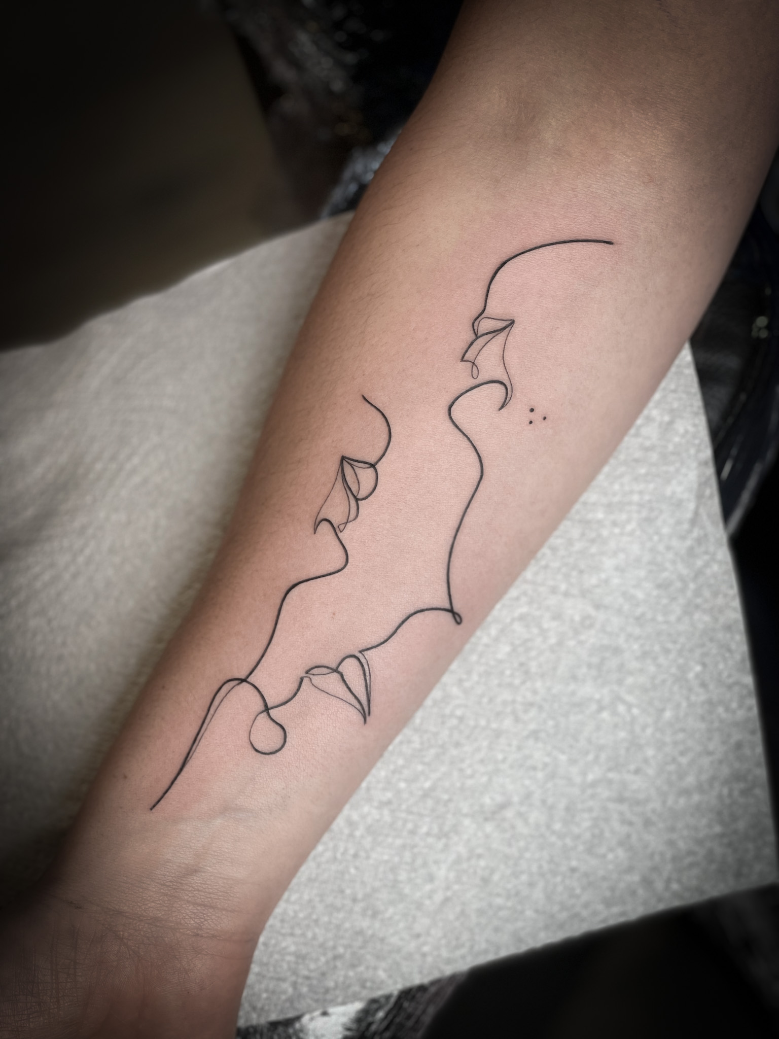 Tatouage fine line : tendances & idées de tatouages fins