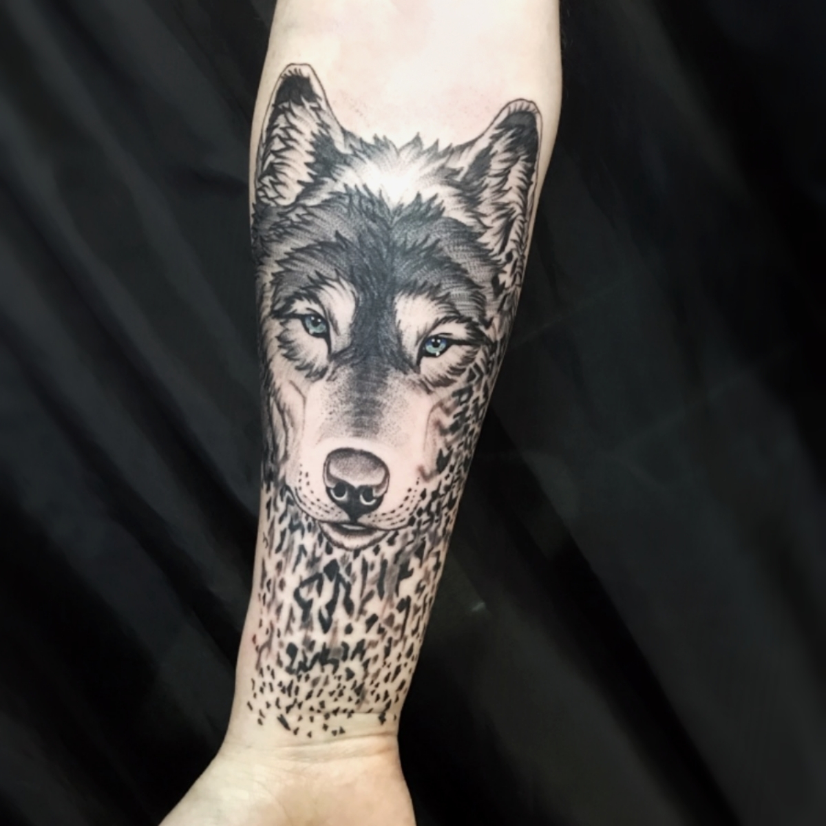 Tatouage loup : signification & idées de tattoo