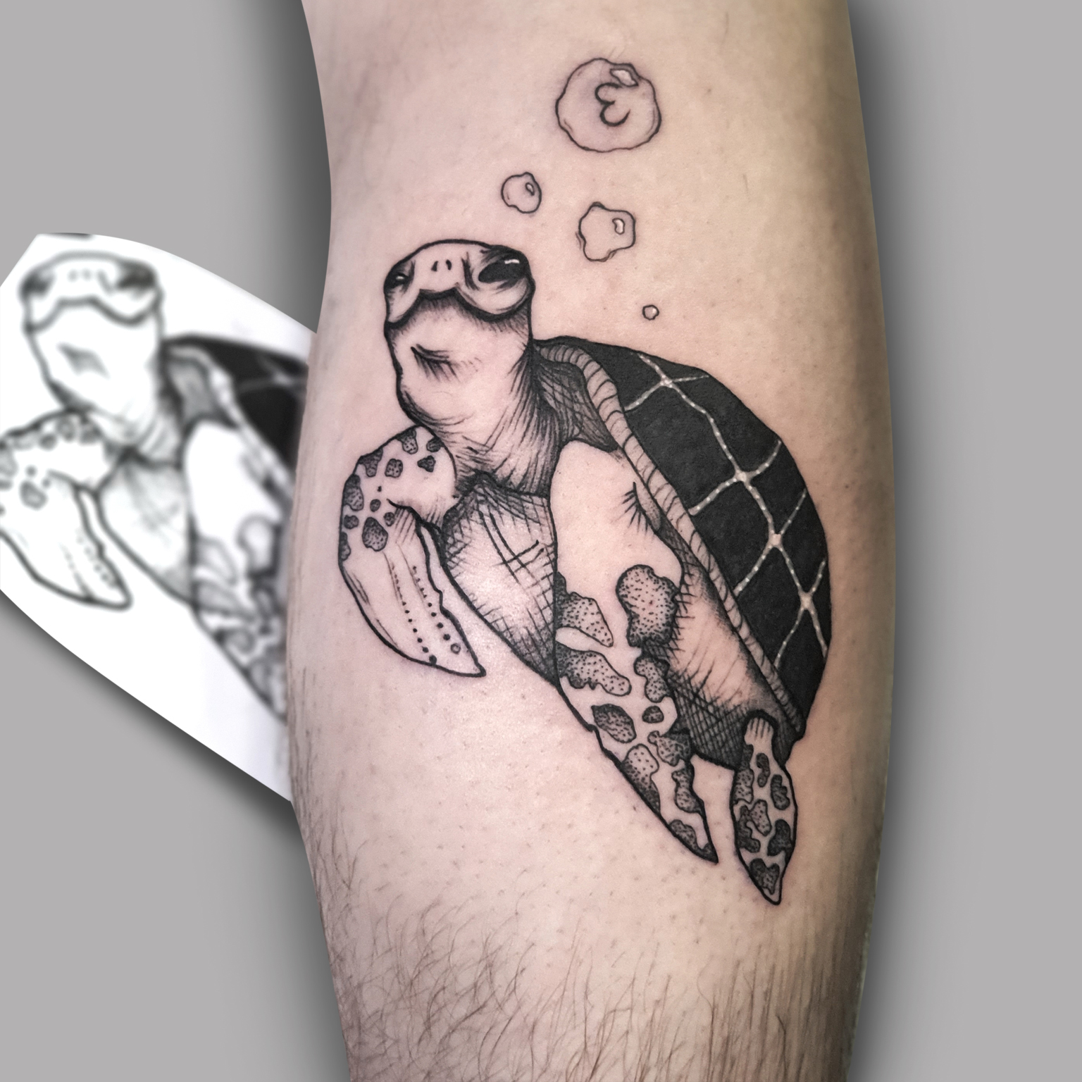 Tatouage blackwork : définitions & idées de tattoo noir